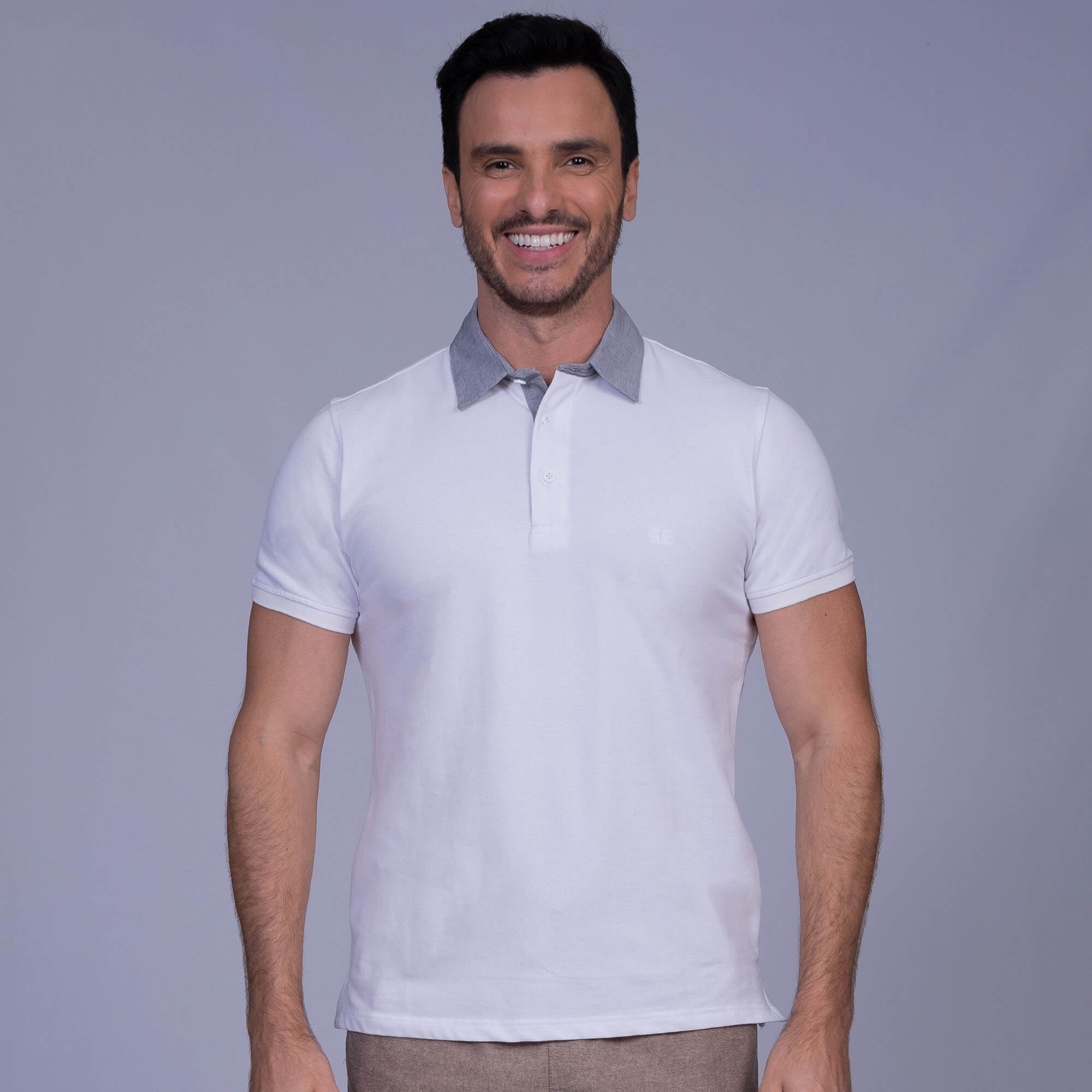 Polo Lisa Com Detalhe na Gola com Elastano Branco